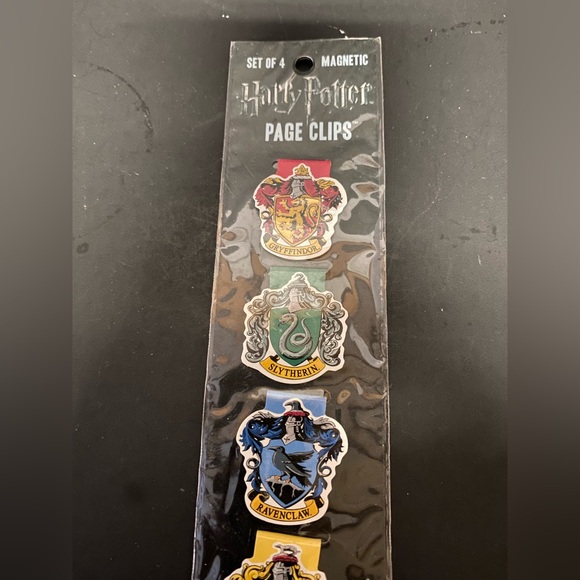 Warner Bros. | Other | Warner Bros Harry Potter House Magnetic ...